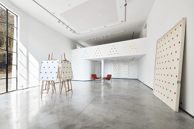 Niele Toroni, 864 prints of n°50 brush, Painting, Fondation CAB Saint ...