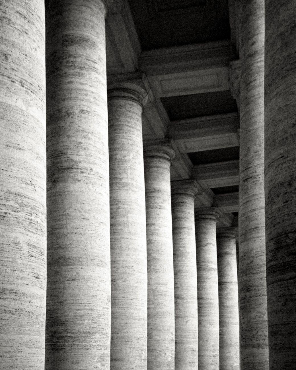 Saint Peter's Colonnades par Denis Olivier, Photographie, film 24x36 ...