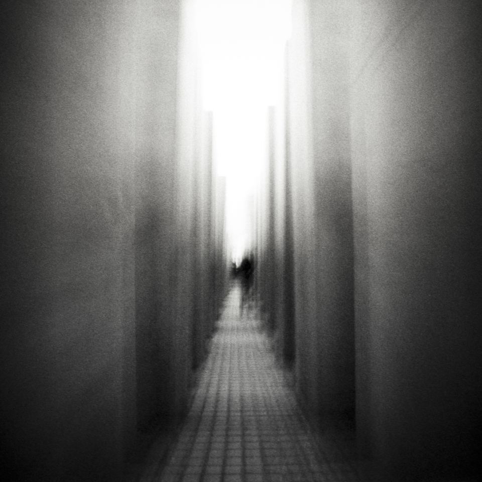 Only shadows and light par Alexandru Crisan, Photographie, Film moyen ...