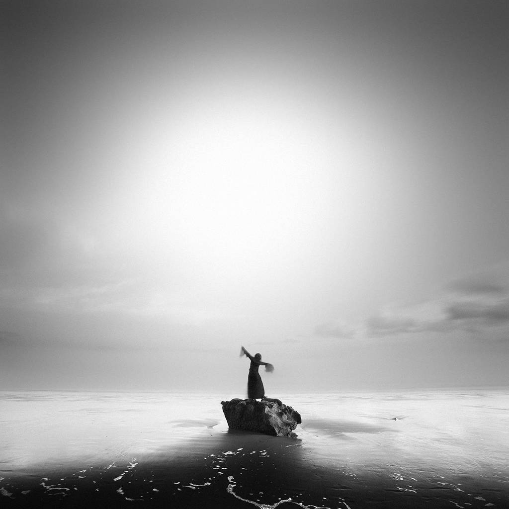 The Siren par Nathan Wirth, Photographie, Numérique | Art Limited
