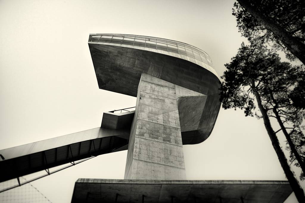 Bergisel Ski Jump (Zaha Hadid Architects) par Walter Reindorf ...