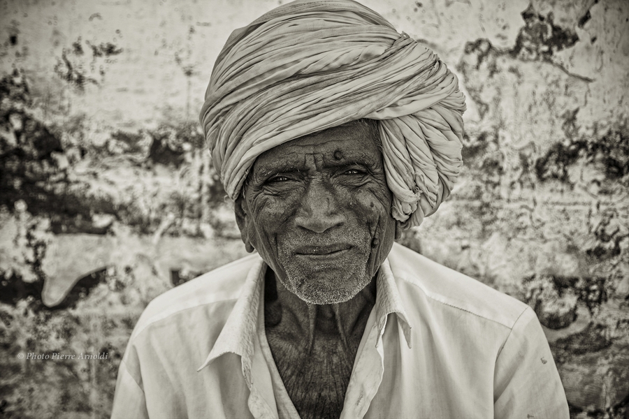 PORTRAIT INDIEN NO.43PATTADAKALL PORTRAIT D'UN VIEUX PAYSAN by Pierre ...