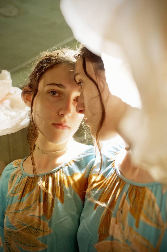 Eva vs Eva par Laura Daddabbo, Photographie, Numérique | Art Limited