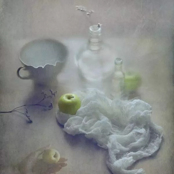 Rose par Elena Lysenko, oeuvre d'art | Art Limited