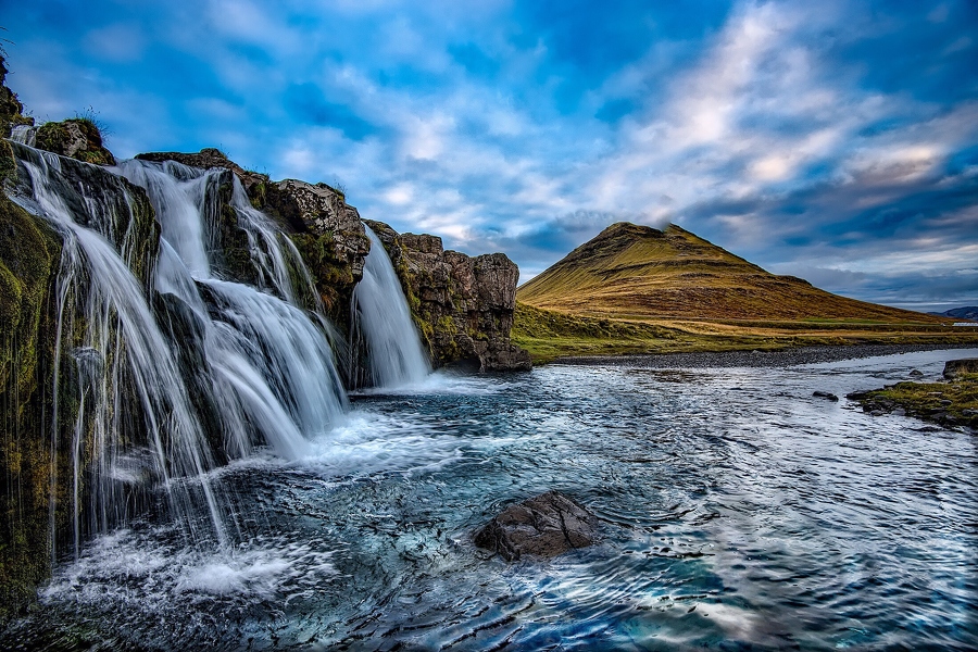 Waterfalls Into The Ocean by Clive Littin, art work | Art Limited