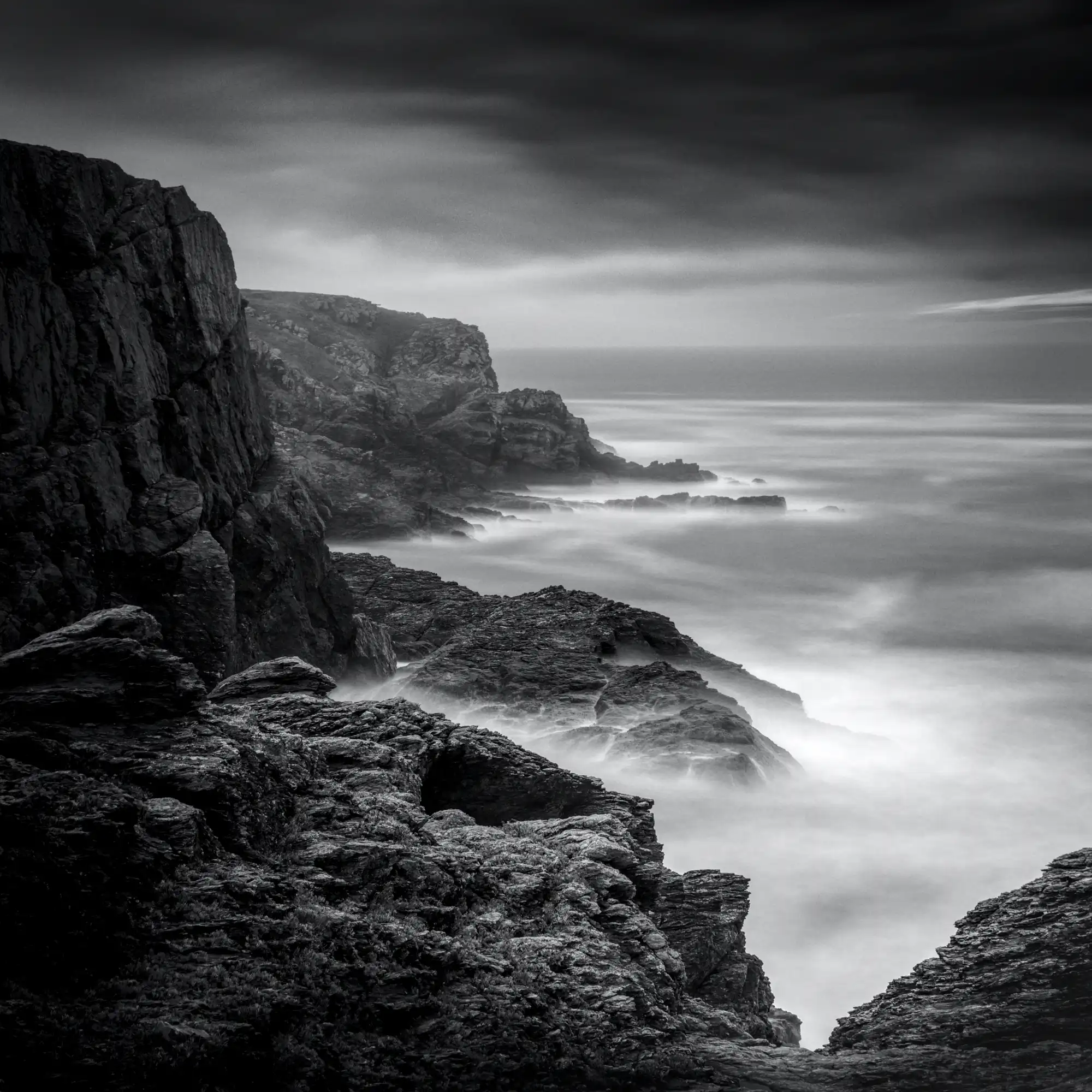 Pen-Men par Av Peteghium, Photographie, Numérique | Art Limited