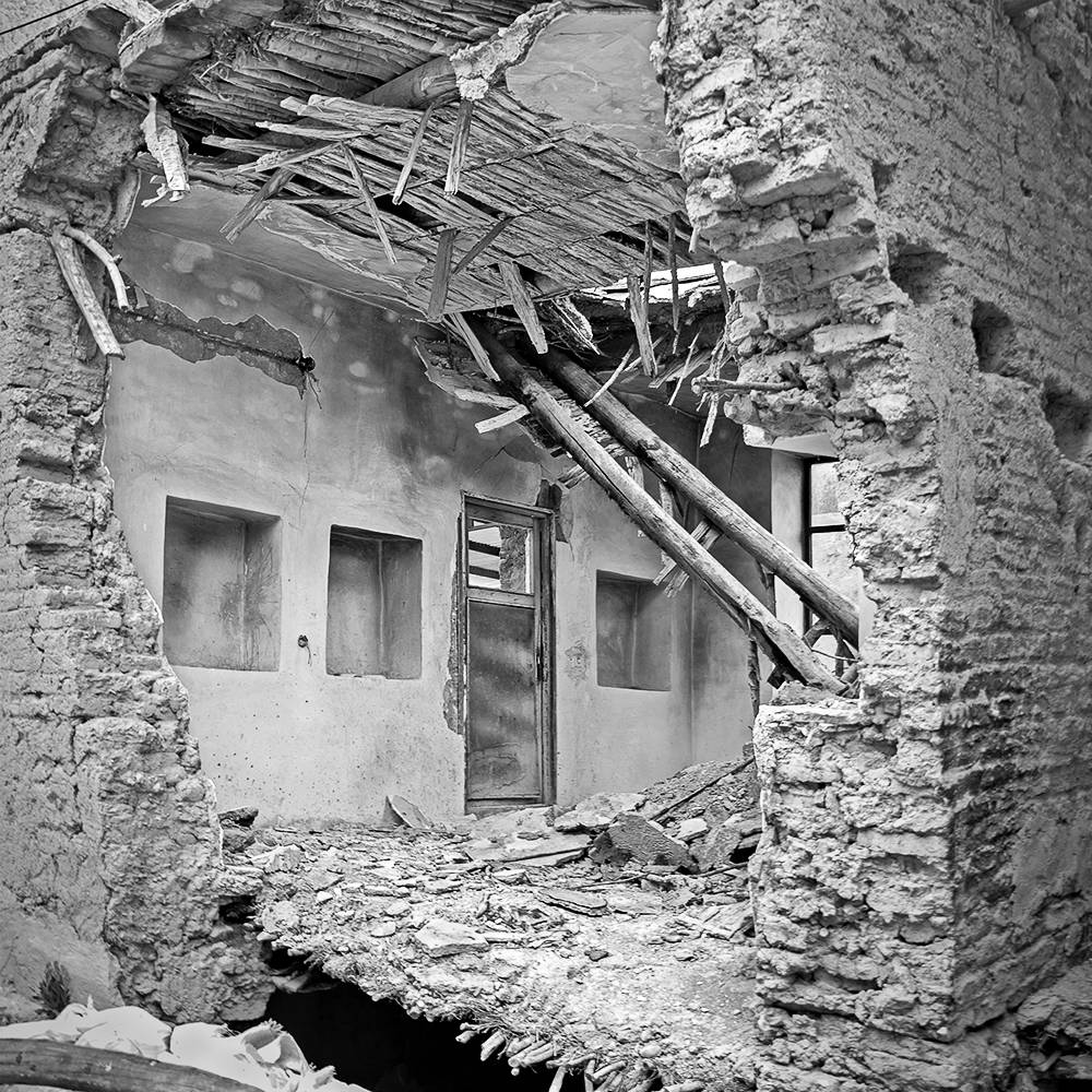 Collapsed by Davoud Naeimi, art work | Art Limited